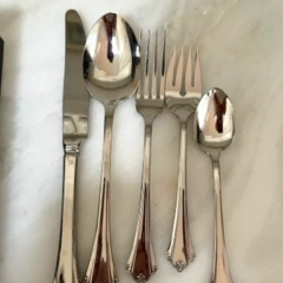 Oneida | Dining | Oneida Anticipation Stainless Deluxe 5 Piece Place Settings | Poshmark